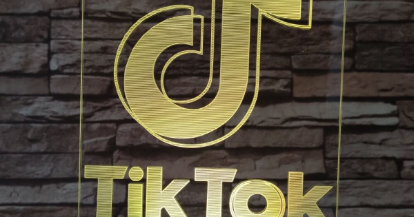 Tik Tok 7 színű led lámpa - 3dlampa.hu webáruház